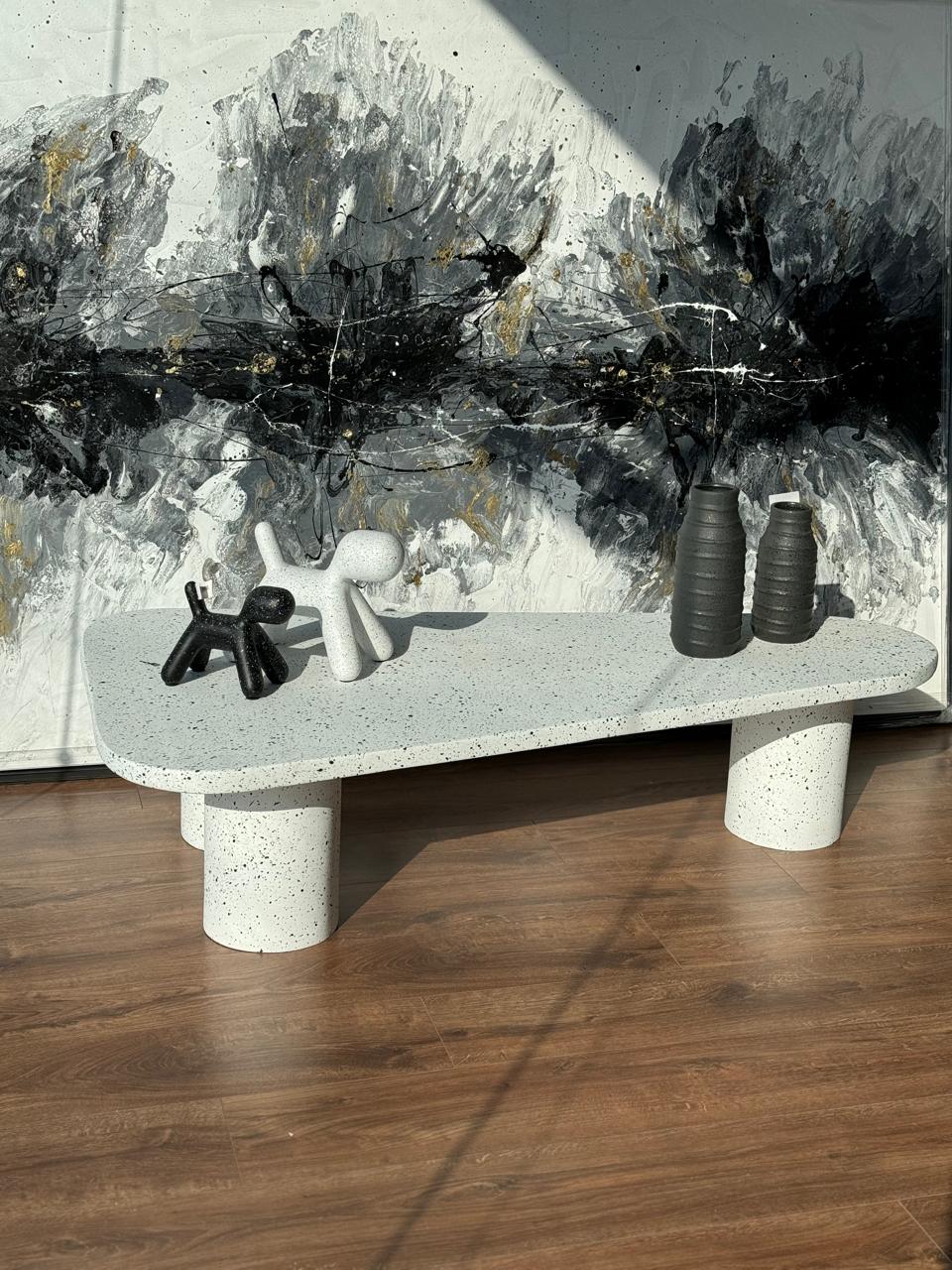 Fiberglass triangle table (black dotted) - ARTIQUE Gallery